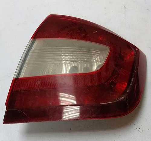 Skoda Rapid фонарь правый