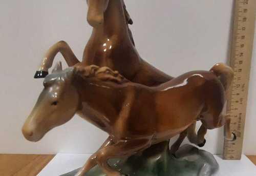 Фарфоровая статуэтка Лошади(кони бегущие) Германия