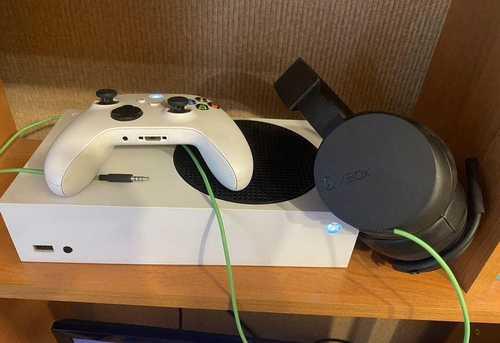 Xbox series S + наушники Xbox Stereo Headset