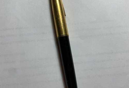 Чернильная ручка с золотым пером