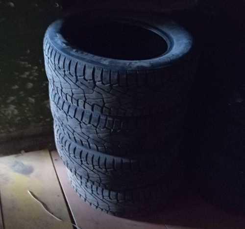 Pirelli Ice Zero 215/65 R16