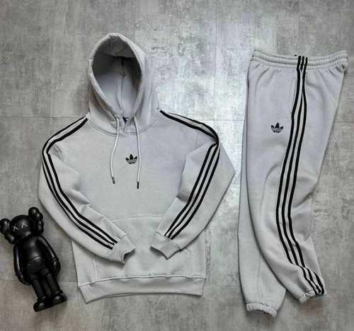 Спортивный костюм adidas