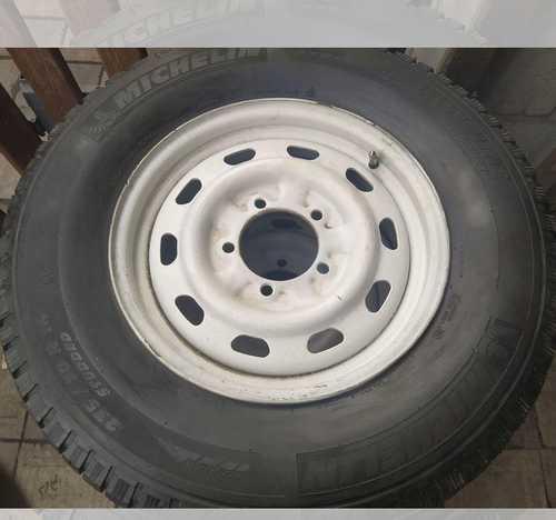 Michelin Latitude X-Ice North 235/70 R16