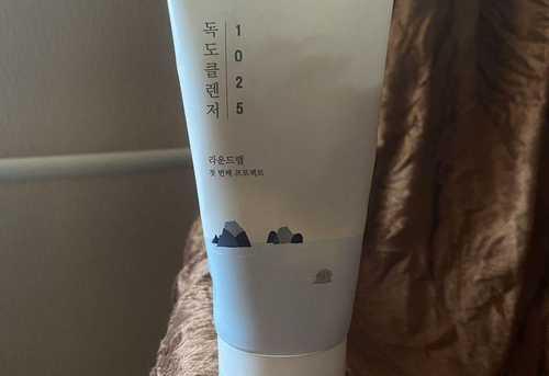 Пенка для умывания Round Lab 1025 Dokdo Cleanser