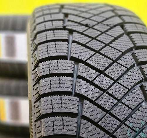 Pirelli Ice Zero FR 255/50 R19 77T