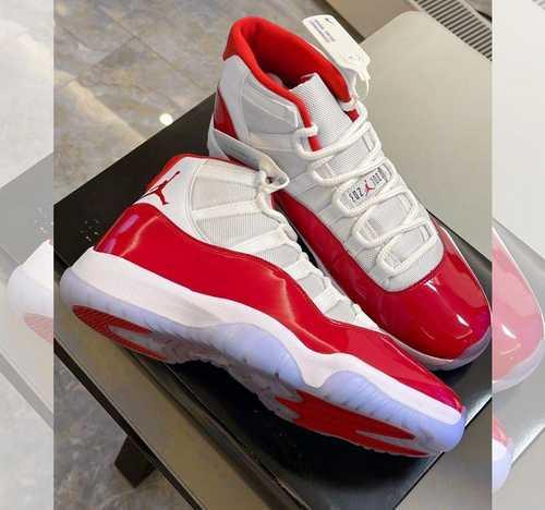 Nike air Jordan 11 Retro Cherry