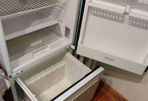 Холодильник Stinol 104