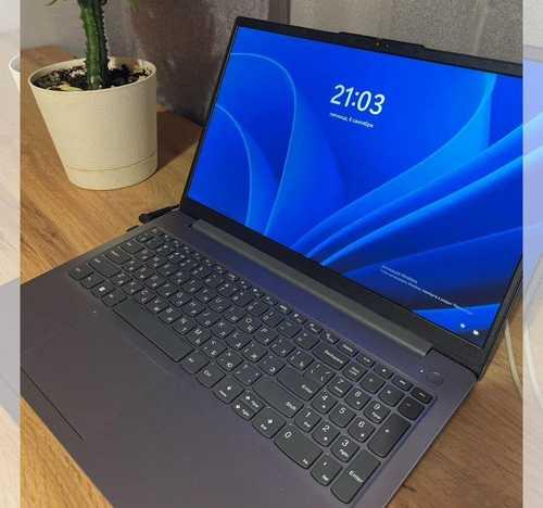 Lenovo IdeaPad Slim 3 15IAN8 82XB0006RK