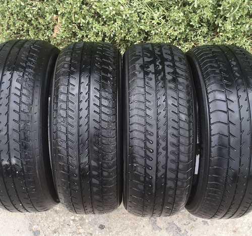 Yokohama dB Decibel E70 215/60 R16 95V