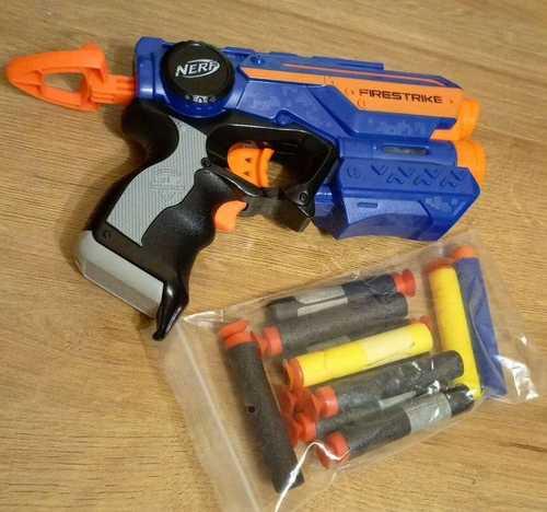 Nerf firestrike бластер