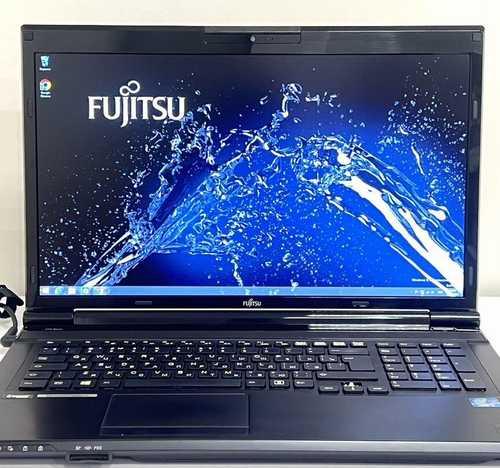 Fujitsu 17" i7-3630QM 8GB 128GB + 500GB