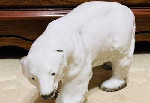 Фарфоровая статуэтка Белый медведь Песочное