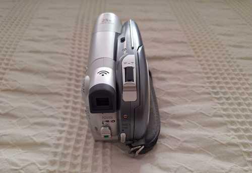 Видеокамера Canon DC100