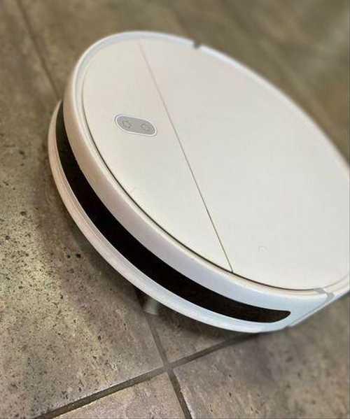 Робот пылесос Xiaomi Mi Robot Vacuum-Mop Essential