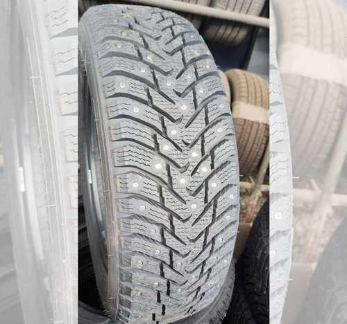 Ikon Tyres Character Ice 8 215/60 R17 100T