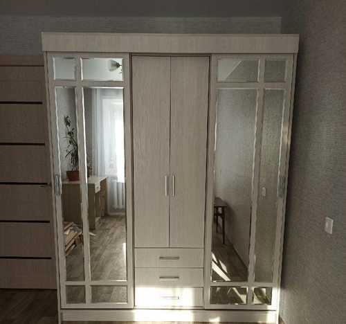 Шкаф новый купе в спальню