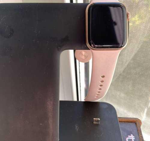 Часы apple watch se 40mm