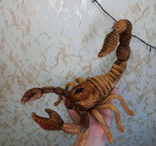 Скорпион игрушка