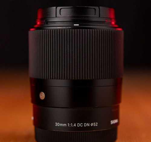 Sigma 30mm f/1.4 DC DN (Sony E mount APS-C)