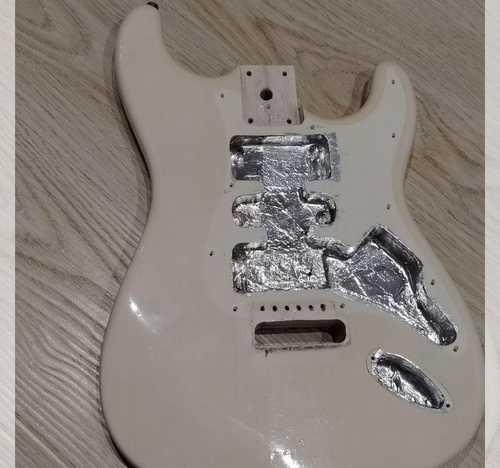Корпус от fender Stratocaster (реплика)