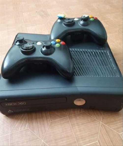 Xbox 360 slim 250gb freeboot