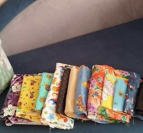 Обрезки ткани для пэчворка и рукоделия