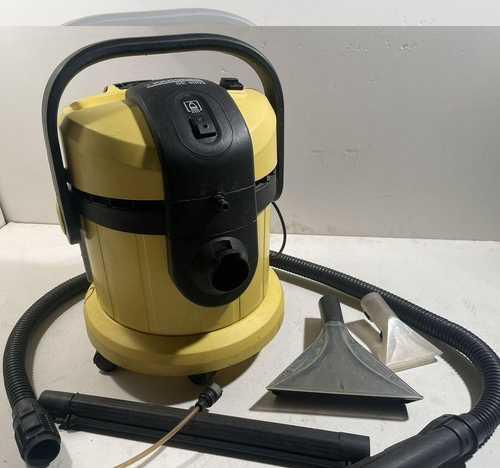 Пылесос моющий Karcher SE 4002/4001 рабочий