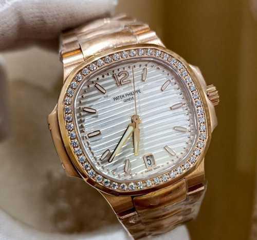 Часы женские Patek Philippe nautilus 7118/1A-01