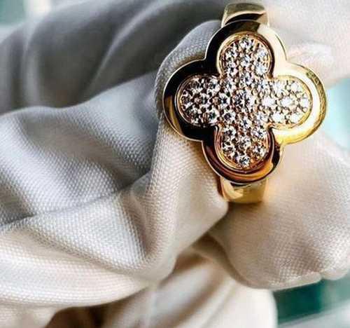 Кольцо Van Cleef & Arpels Pure Alhambra