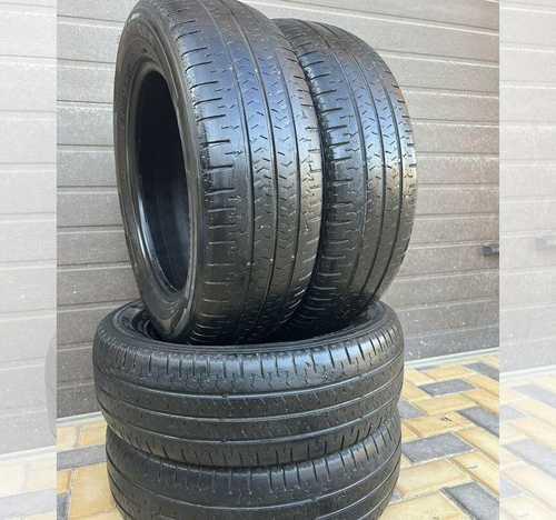 Nexen Roadian CT8 215/65 R17 104T