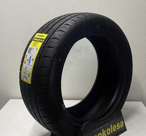 Sonix Prime UHP 08 215/50 R17 95W