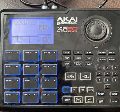 Драм-машина akai XR20