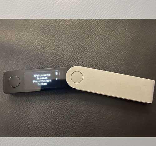 Аппаратный криптокошелек Ledger Nano X 2024