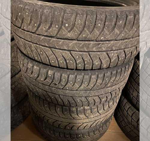 Bridgestone Blizzak Ice 215/60 R17