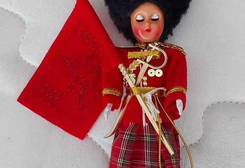 Кукла английский гвардеец сувенир