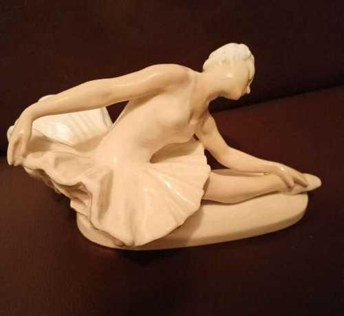 Фарфоровая статуэтка Балерина «Умирающий лебедь»