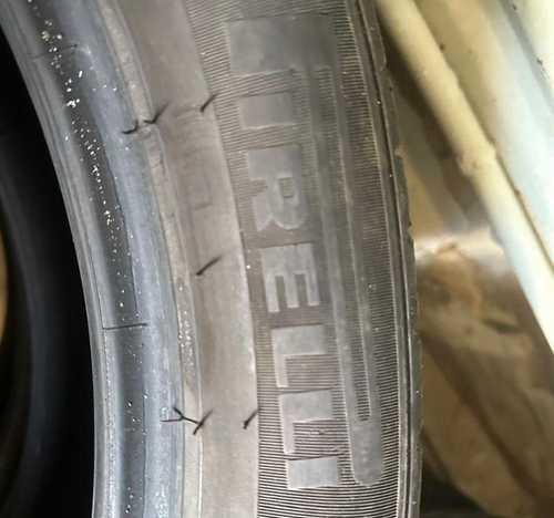 Pirelli P1000 Balance 285/40 R22 и 3.25/35 R22 100