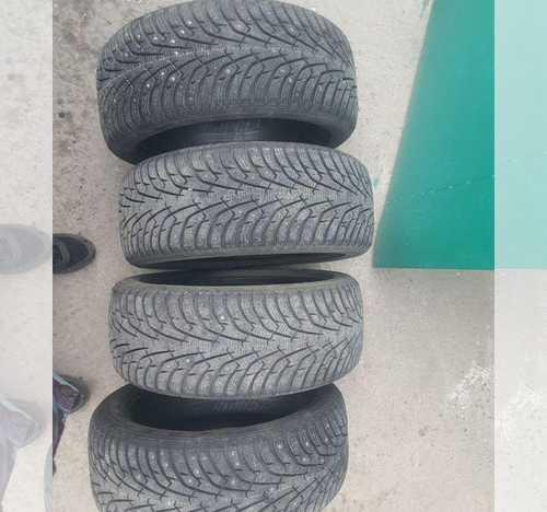 Maxxis NP5 Premitra Ice Nord 205/50 R17