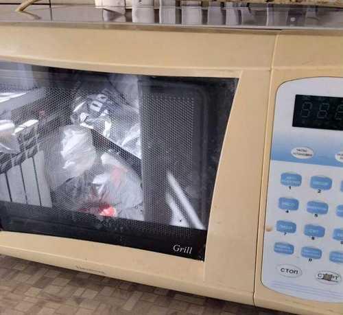 Микроволновая печь Elenberg,не работает