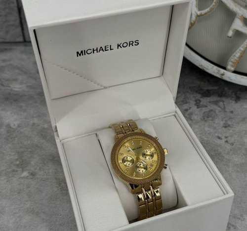 Часы Michael Kors с хронографами