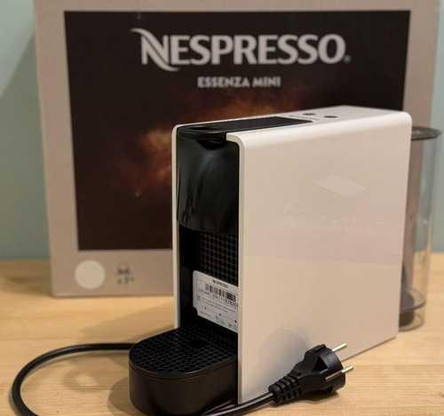 Кофемашина nespresso essenza mini c30