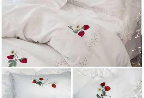Постельное бельё с готовым одеялом клубничка