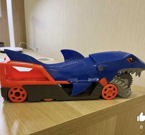 Hot wheels трек голодная акула