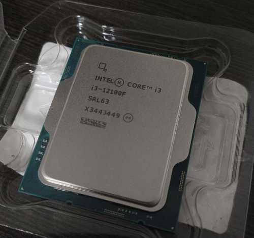 Процессор Intel Core i3 12100f