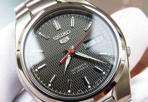 Часы Seiko (Сейко) 5 Automatic Black Dial