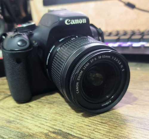 Зеркальный фотоаппарат Canon EOS 600D