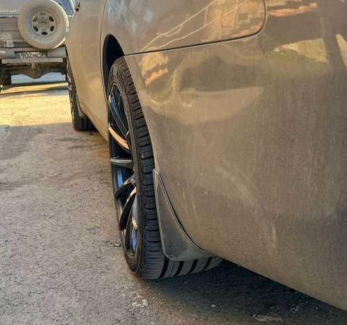 Charmhoo CH01 Touring 245/40 R18