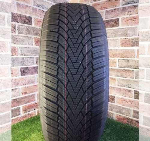 Zmax Winterhawke I 215/55 R17 98V