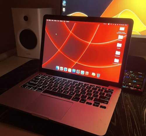 MacBook Pro 13 (2015), 120 ГБ, Core i5, 2.7 ГГц, RAM 8 ГБ, Intel Iris Graphics 6100