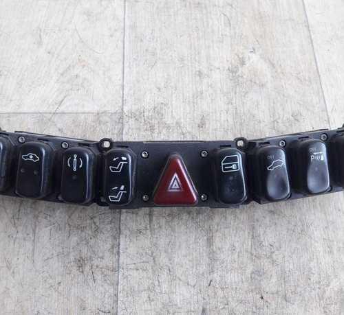 Блок кнопок в торпедо Mercedes W220 A2208218158
